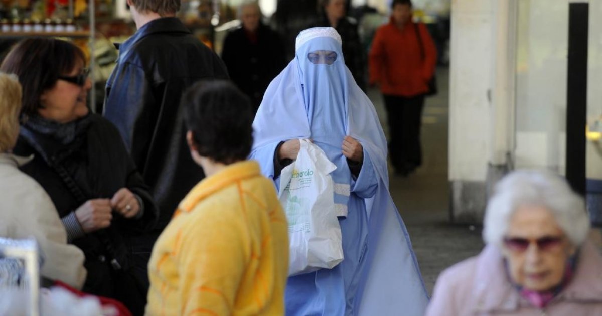 Burqa off limits anche in hotel? | laRegione.ch