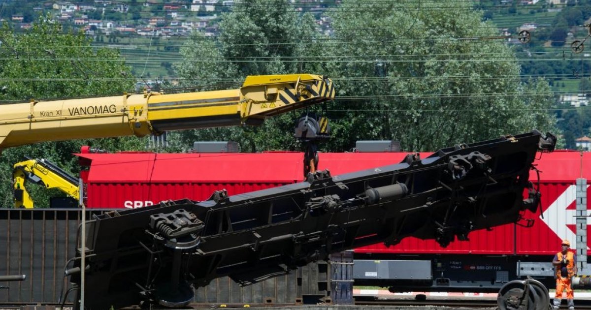 In corso i lavori di ripristino dopo l'incidente ferroviario a Chiasso ...