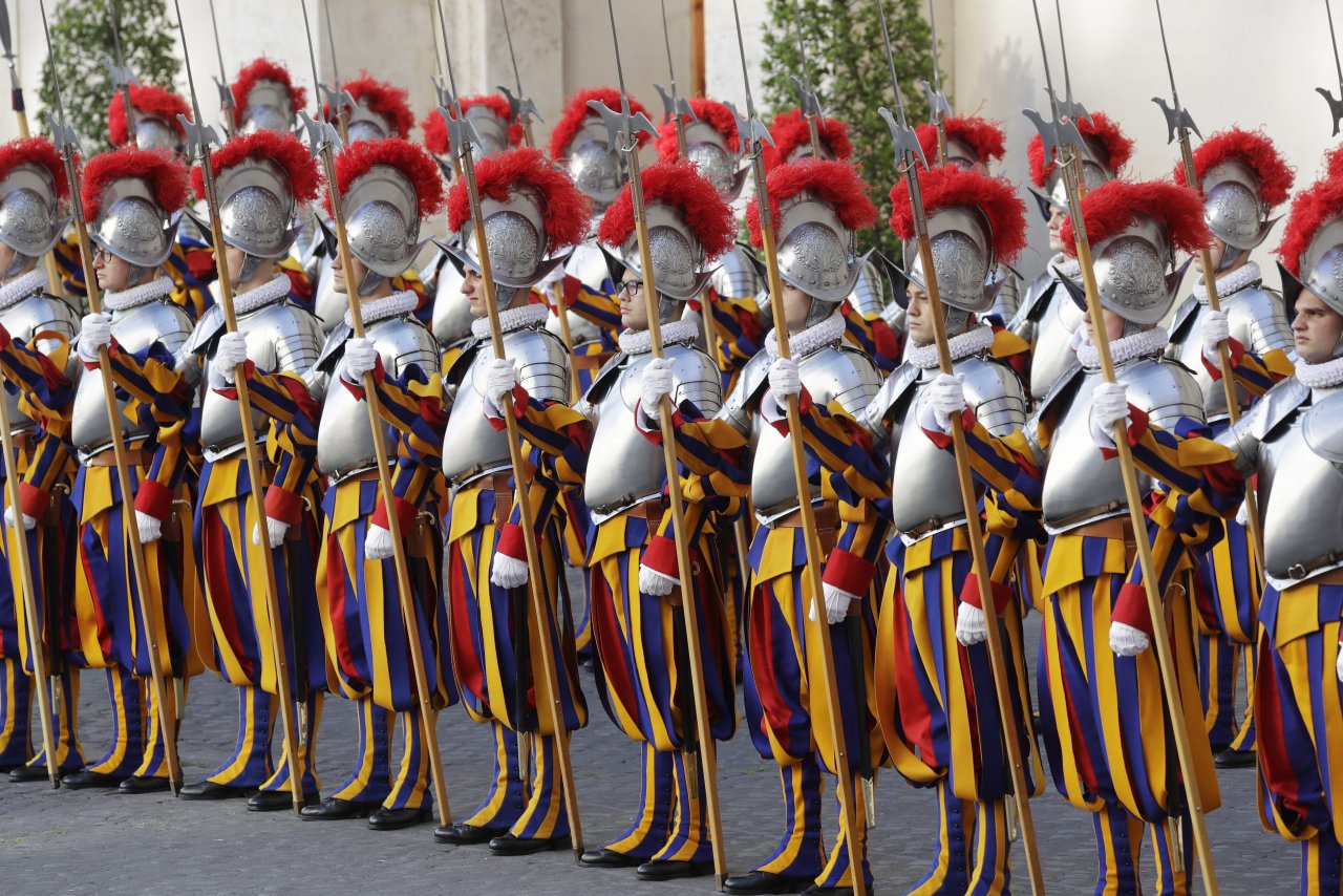 Il giuramento di 34 Guardie svizzere | laRegione.ch