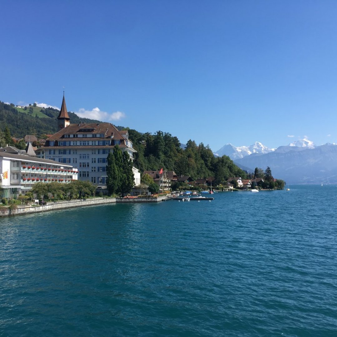 Da Locarno al Lago di Thun: un viaggio indimenticabile in treno e in ...